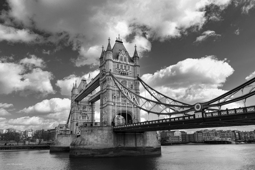 The Tower Bridge by João Albuquerque / 500px