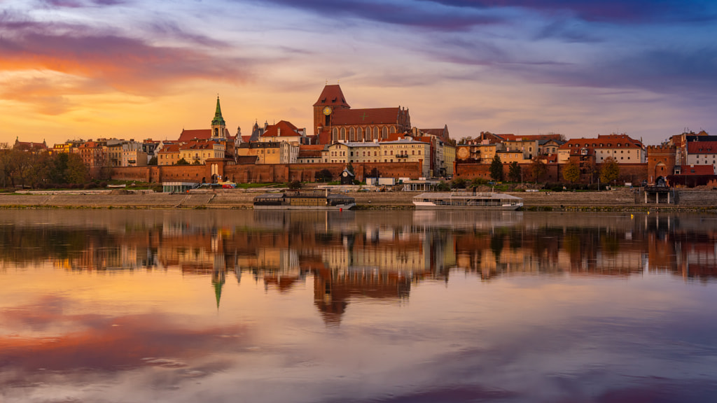 Toruń by claudio de sat / 500px