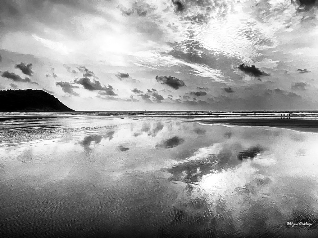Beach in Monochrome by Ujjwal Mukherjee / 500px