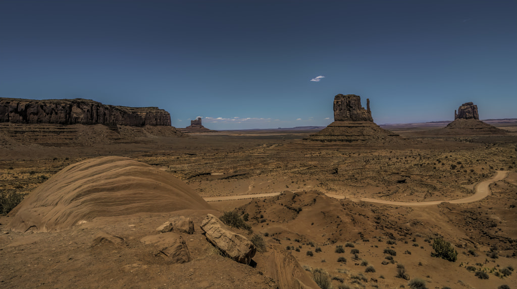 The Beauty of Monument Valley by Randy Poll / 500px