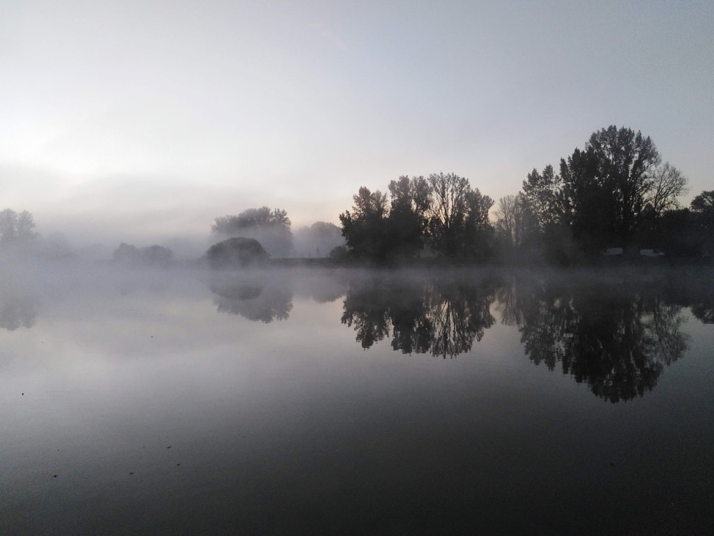 Morning reflections by jitulery1 / 500px