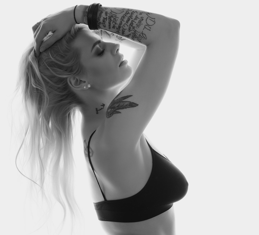 Close up b/w by Jochen Dressen / 500px