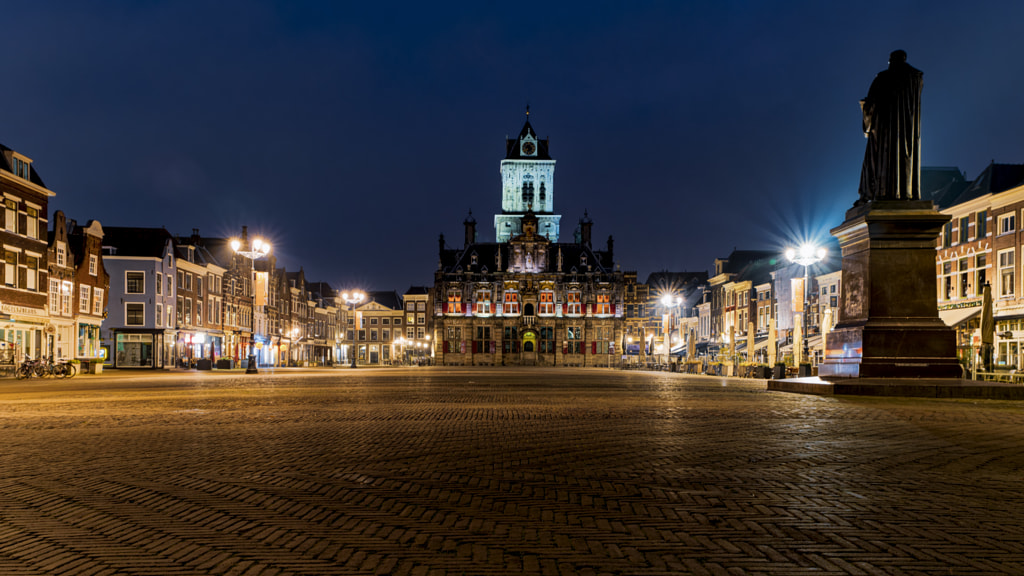 Delft City Hall at night by Paulo Roberto França / 500px