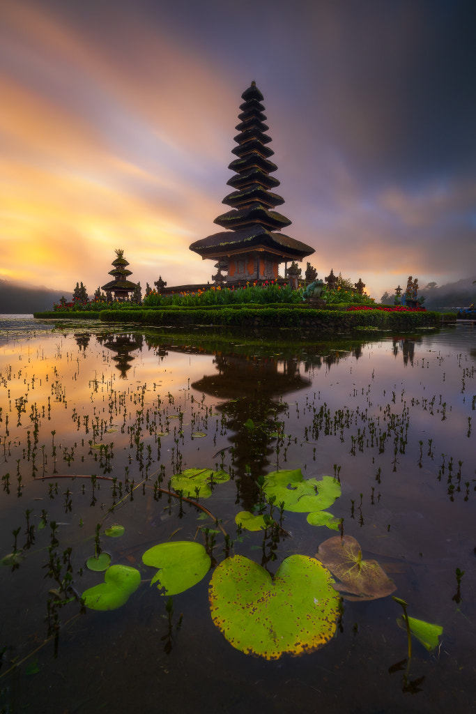 Floating Temple by Dylan Toh & Marianne Lim / 500px