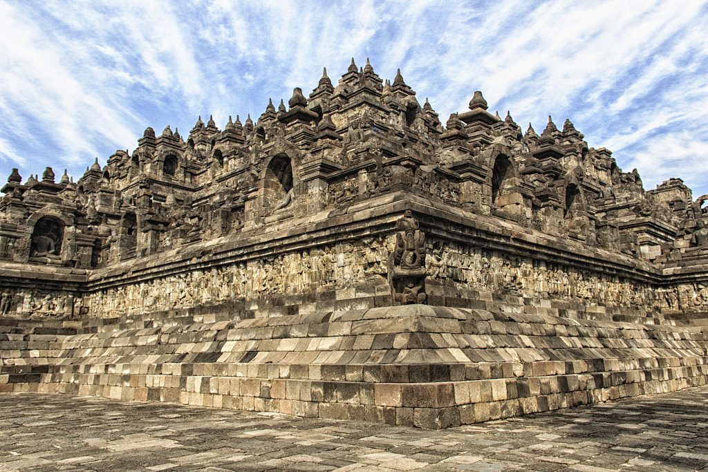 The corner of borobudur temple by Hartono Wijaya / 500px