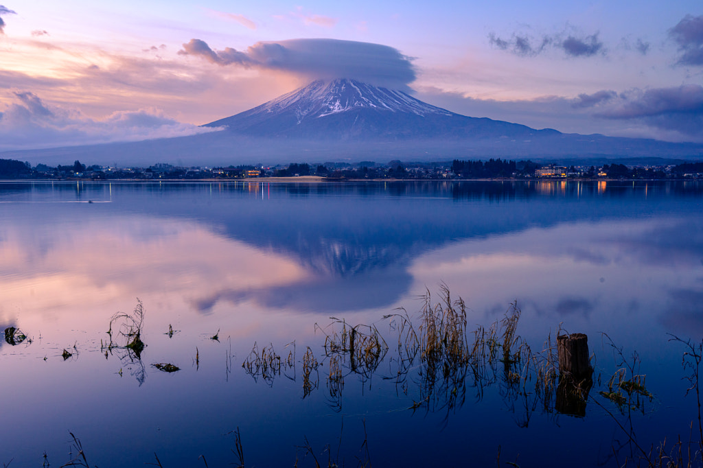 Mt. Fuji - Cloud Cap Early Morning by David Saito / 500px