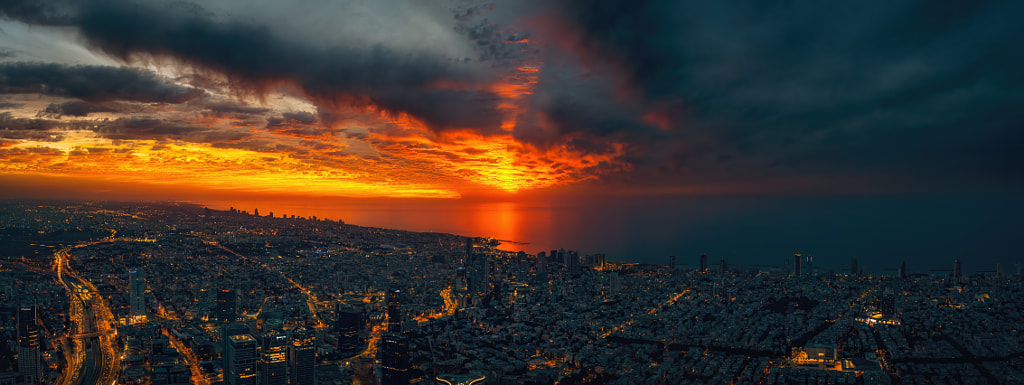 Tel-Aviv, sunset by Ruslan Belikov / 500px