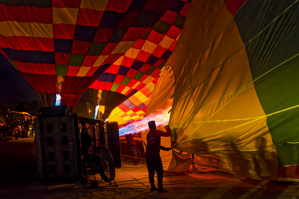 Inflating hot air balloons in Cappadocia by Paulo Roberto França / 500px