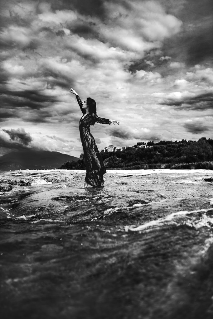 Selene by Luca Foscili / 500px