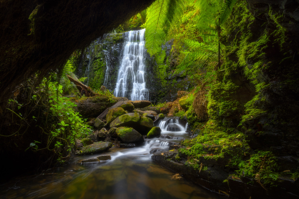 Monomeith Falls by Dylan Toh & Marianne Lim / 500px