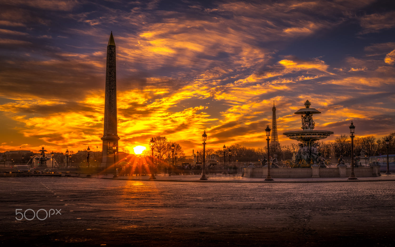 Sunrise on the Concorde Square at Paris by Frédéric MONIN / 500px