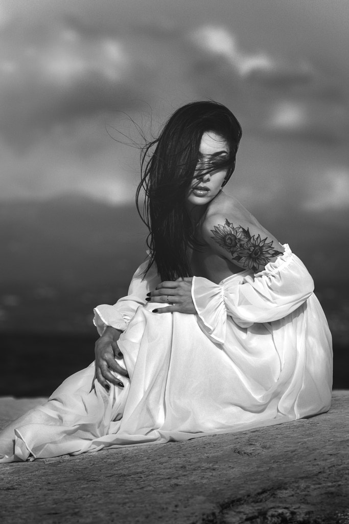 Selene by Luca Foscili / 500px