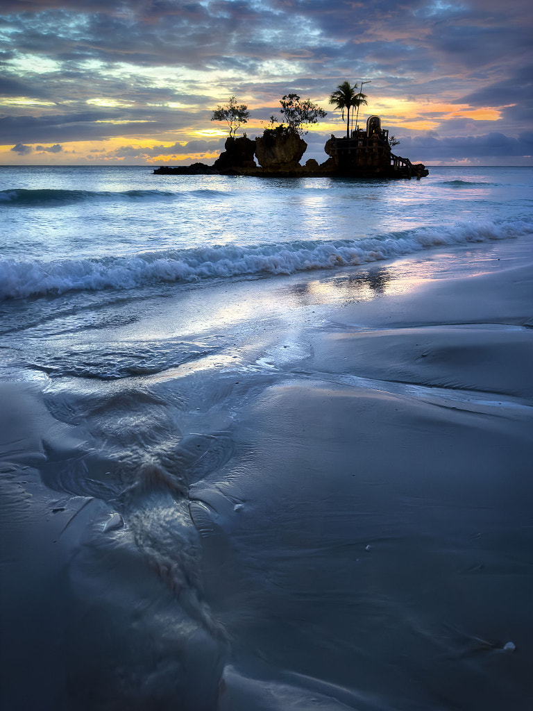 Beautiful Boracay, Philippines by Carlos Rojas / 500px