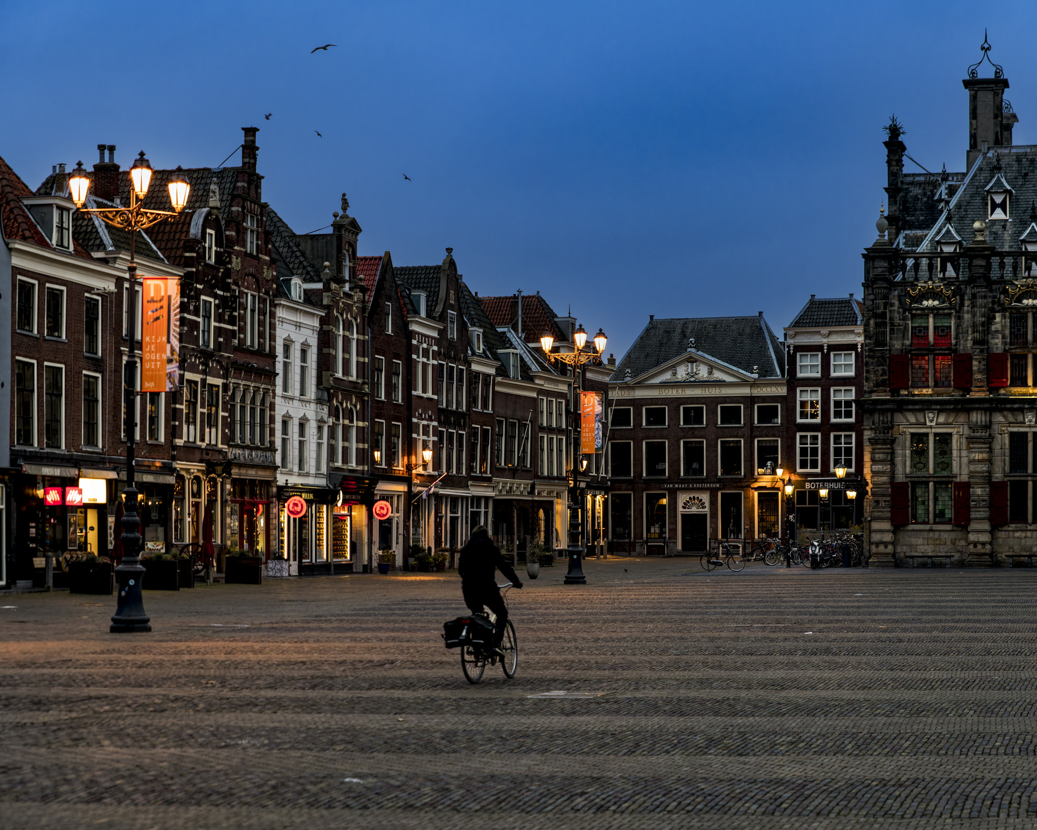 A view of Delft's Markt as morning breaks by Paulo Roberto França / 500px