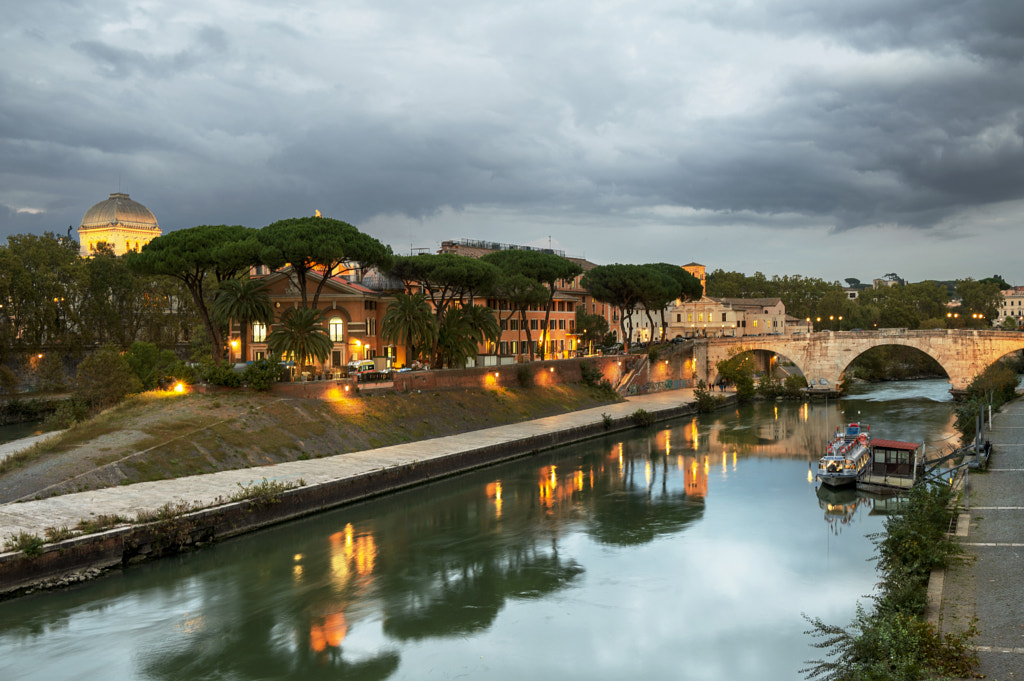 L'isola Tiberina by Patrizio Napolitano / 500px