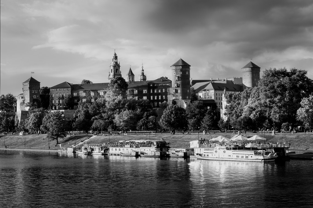 Wawel castle and Wisla river by Tomasz Halun / 500px