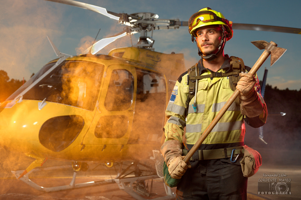 Bombero Forestal Helitransportado. Cuenca, España. by Fernando León ...