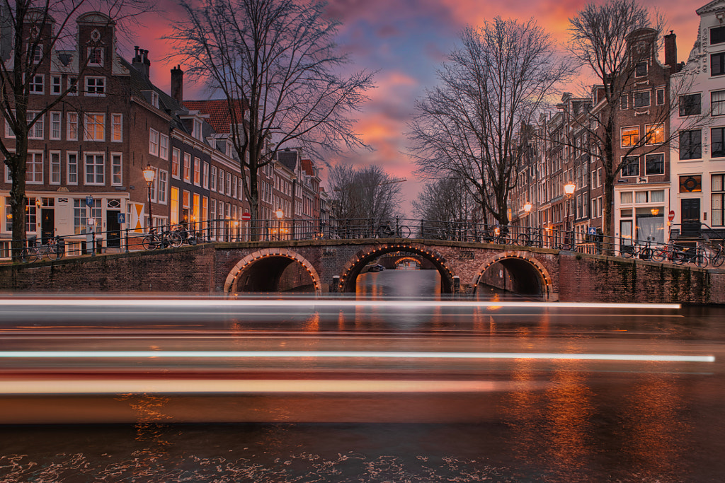 The Flash boat by Roger & Paula Berk / 500px