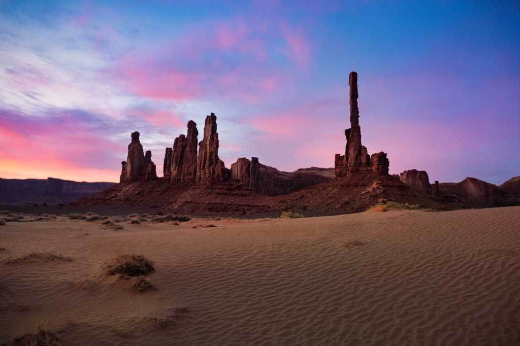 Monument Valley - colorful sky by Phila Broich / 500px
