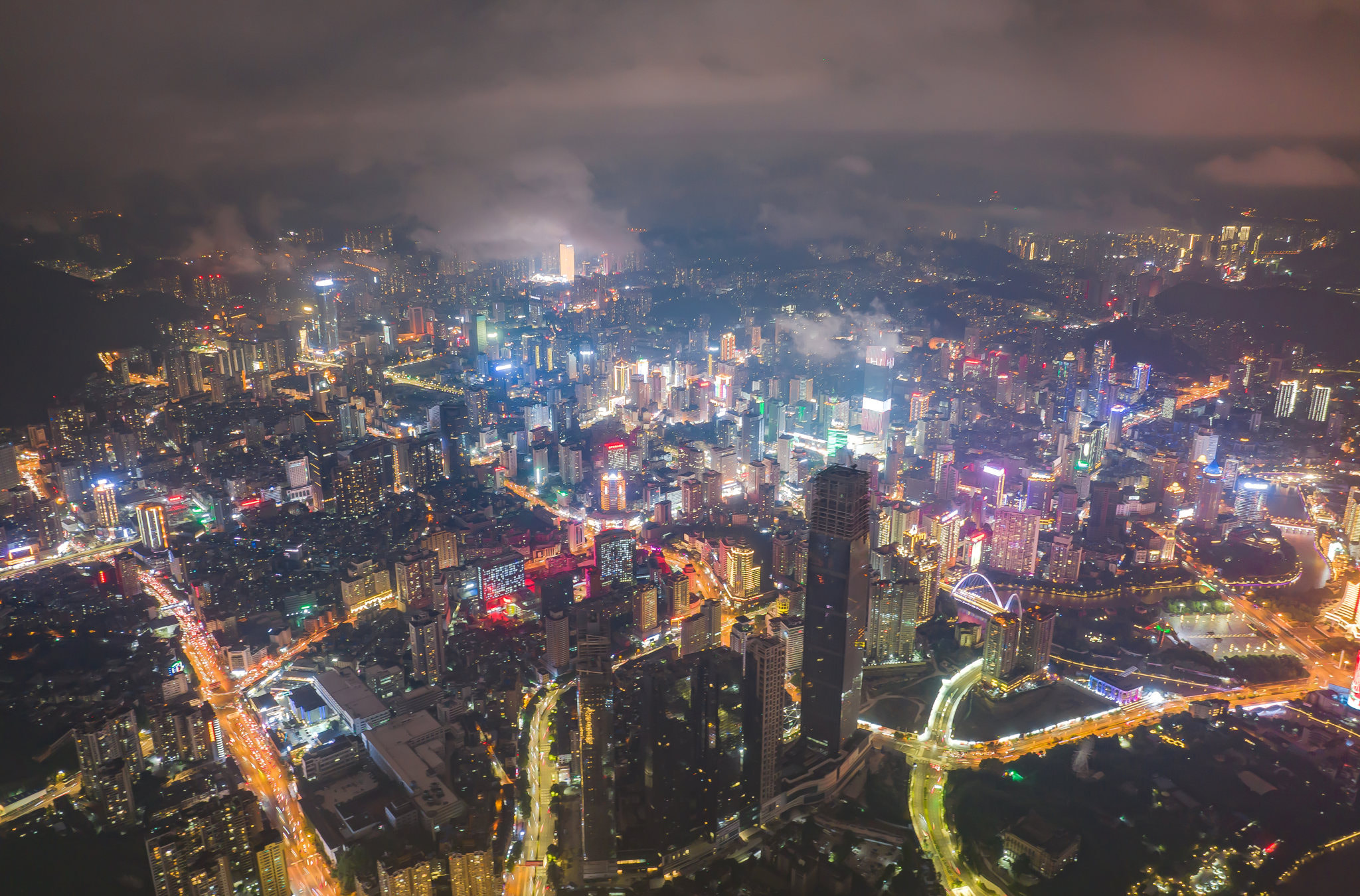 GUIYANG | Hengfeng Guiyang Center | 380m | 1247ft | 233m x 2 | 766ft x ...