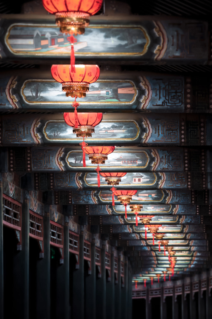 长廊灯笼 Long Corridor Red Lanterns by Wittman / 500px