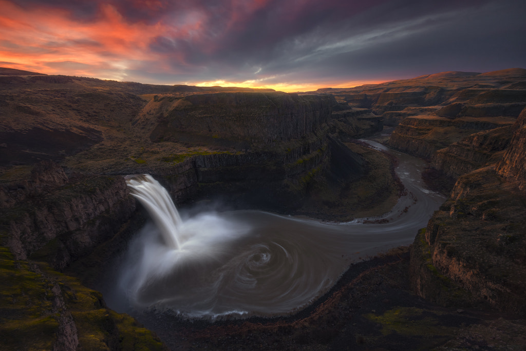 The Battle Between Light and Dark by Ryan Dyar / 500px