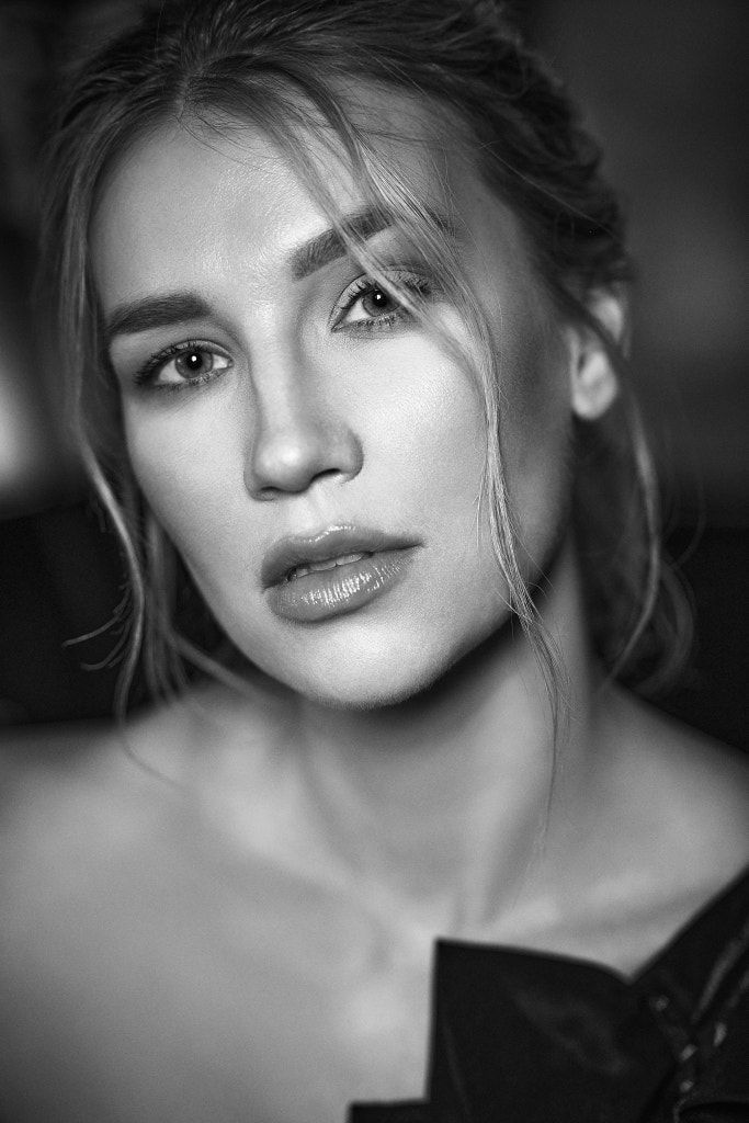 Sarah by Thomas Ruppel / 500px