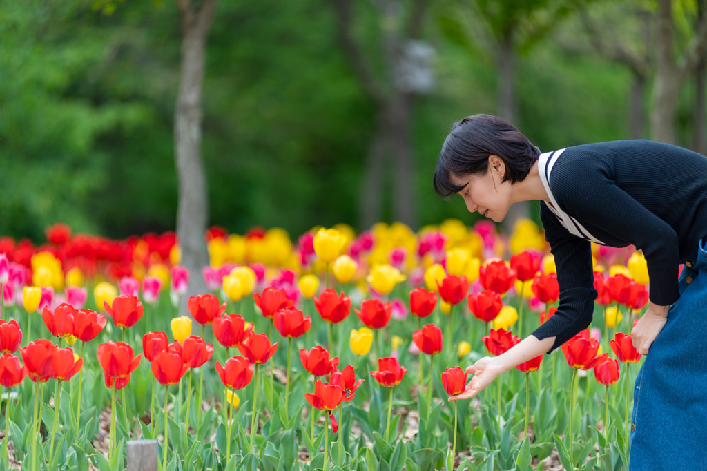 Portrait with tulip by Codewalker / 500px