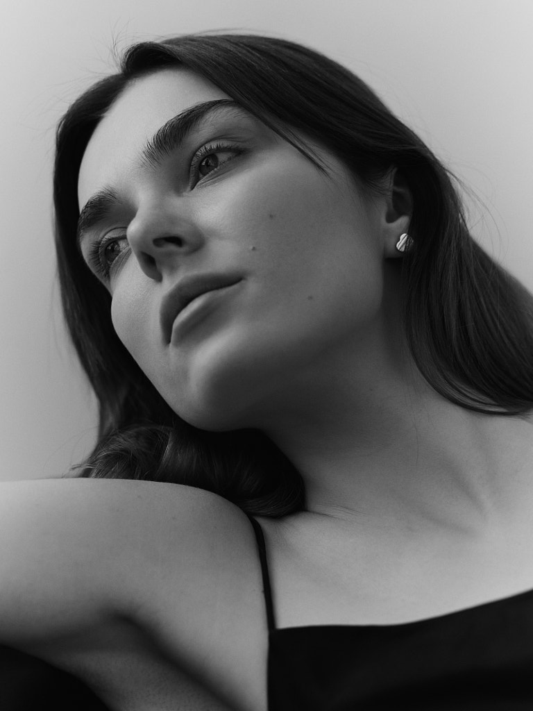 V by Olya Filina / 500px