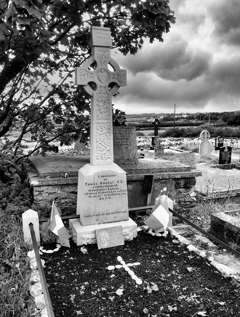 Kilmalkedar Cemetery - 4 by Carl Main / 500px