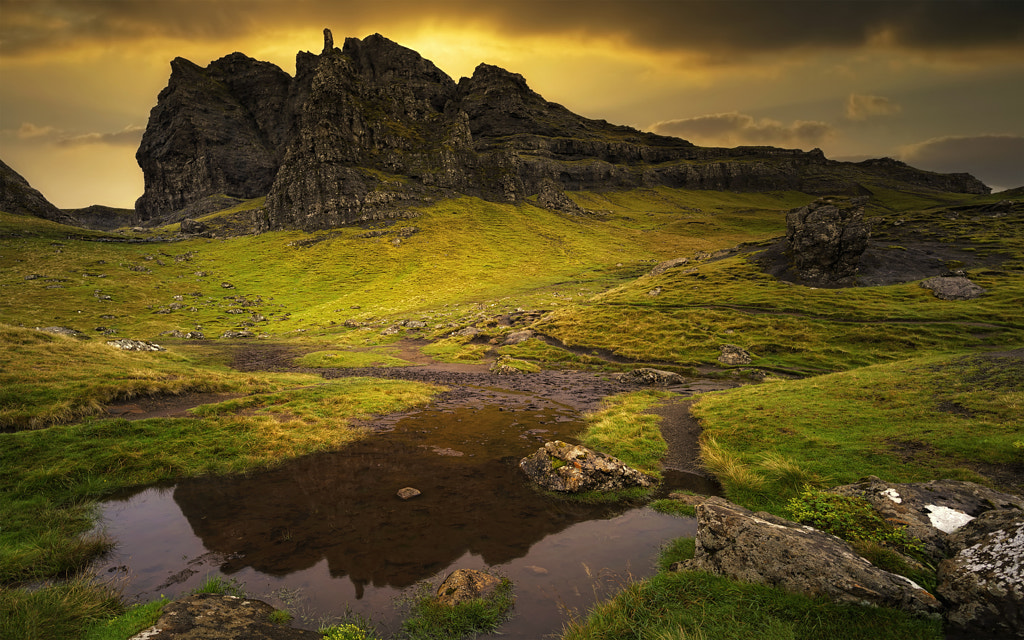 Old man storr walk by Victor Carpentier / 500px