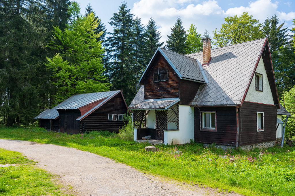 chatka na Libíně by Martin Lach / 500px
