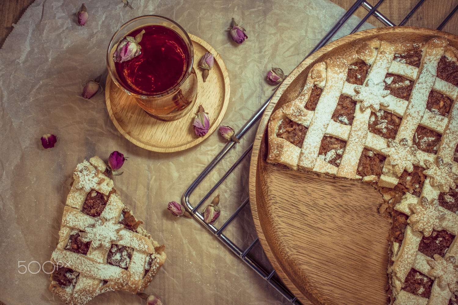 Homemade apple tart by Maryam Afshar / 500px