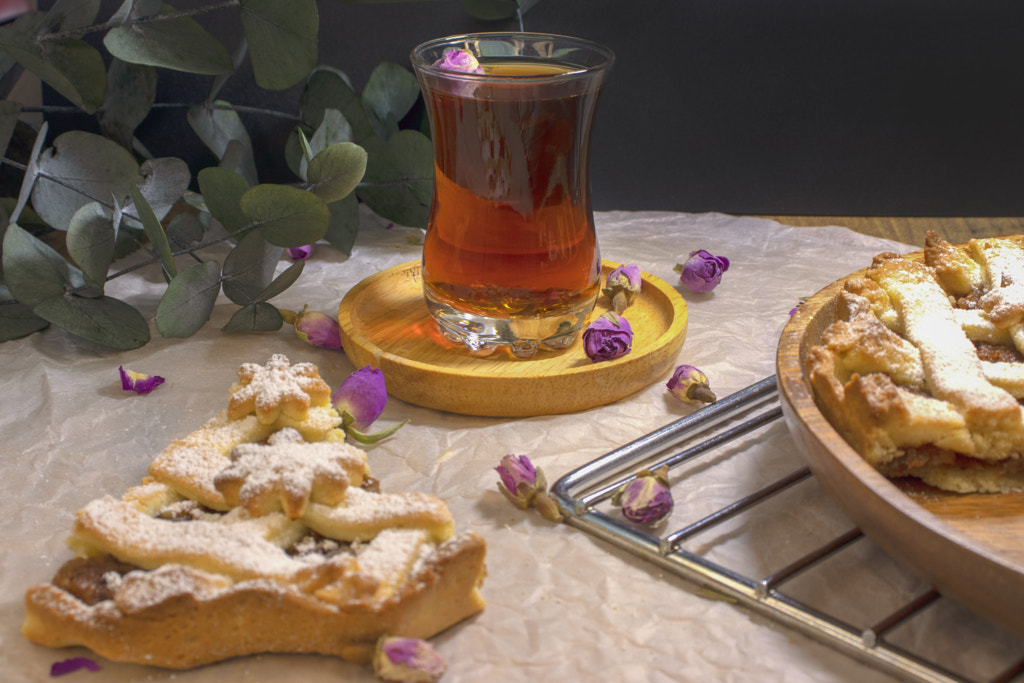 Homemade apple tart by Maryam Afshar / 500px