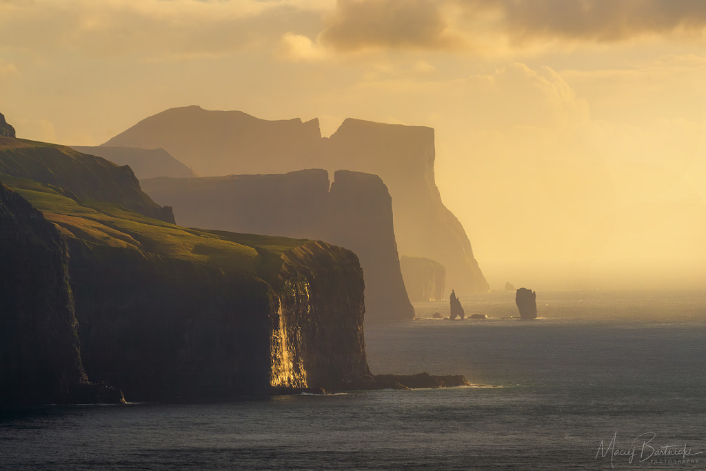 Risin og Kellingin by Maciej Bartnicki / 500px
