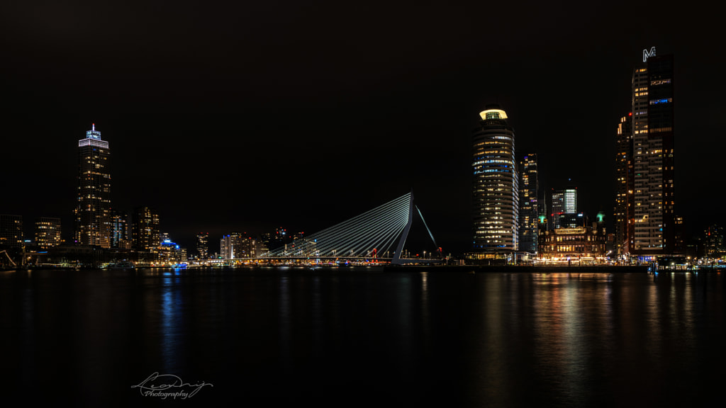 Het Zuid by night by Leon Nijs / 500px