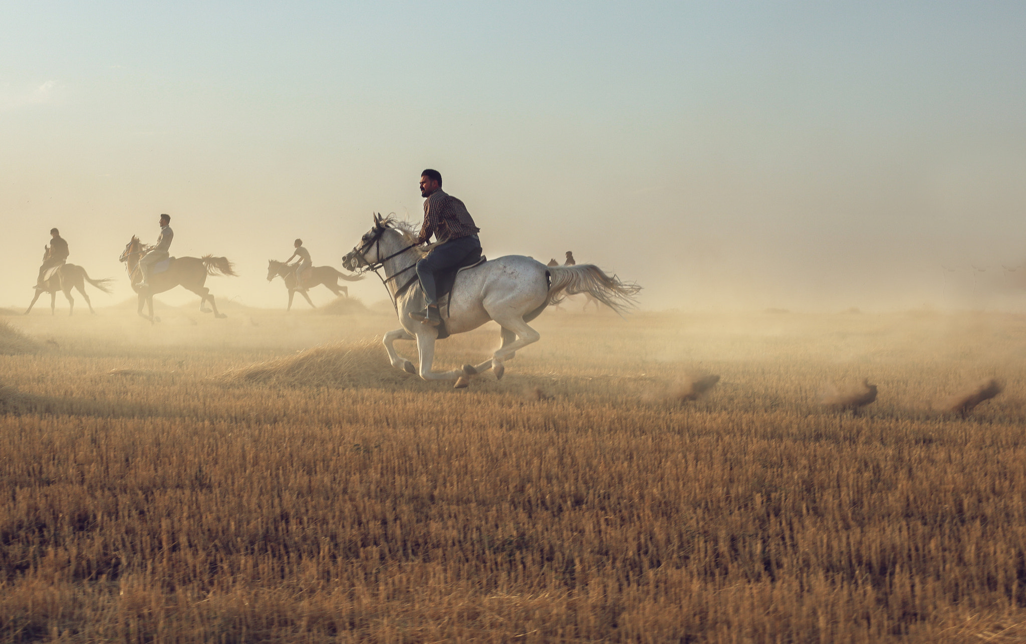 Running at storm by Samal Tofik / 500px