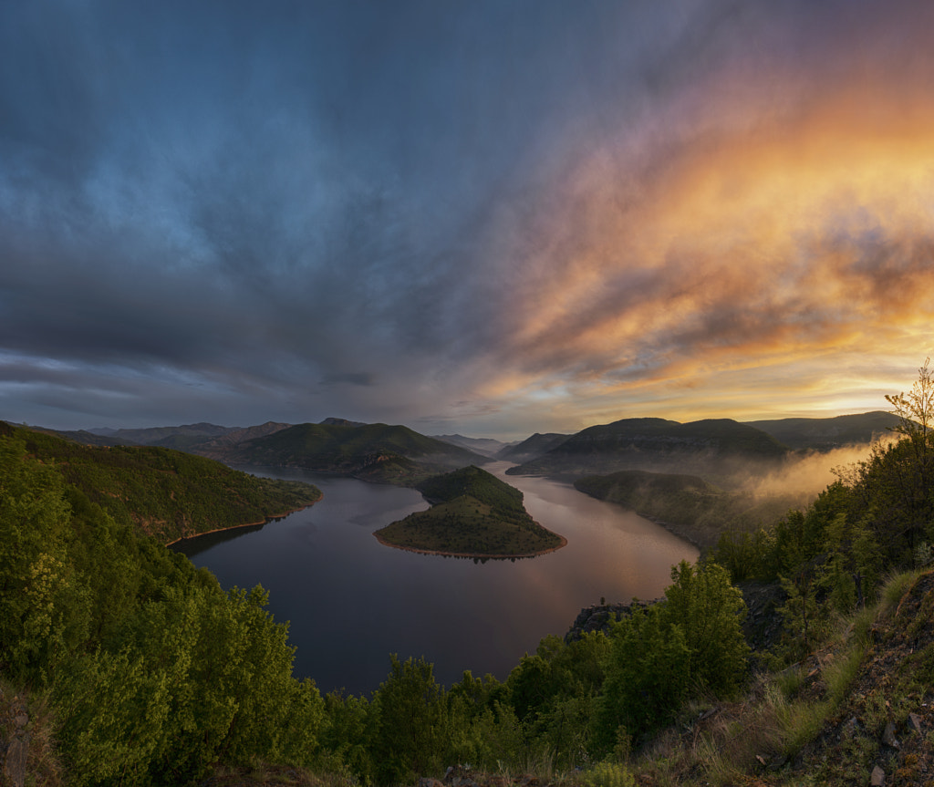 Rhodope meander by Ruslan Asanov / 500px
