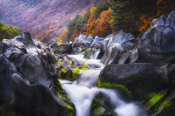 White stone valley by Tiger Seo / 500px
