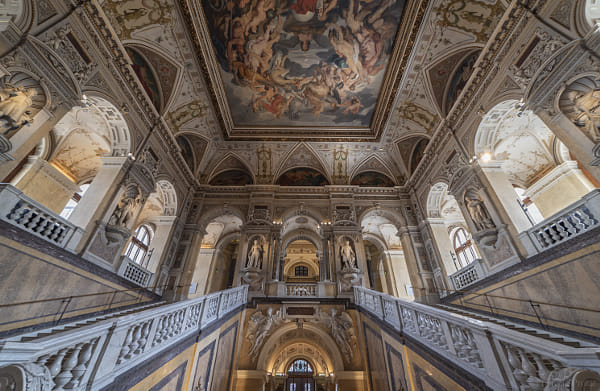 Escalier du musée d'histoire naturelle de Vienne by Frédéric Protat / 500px