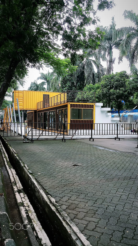 a cafetaria building by Yarr Anggara | 500px