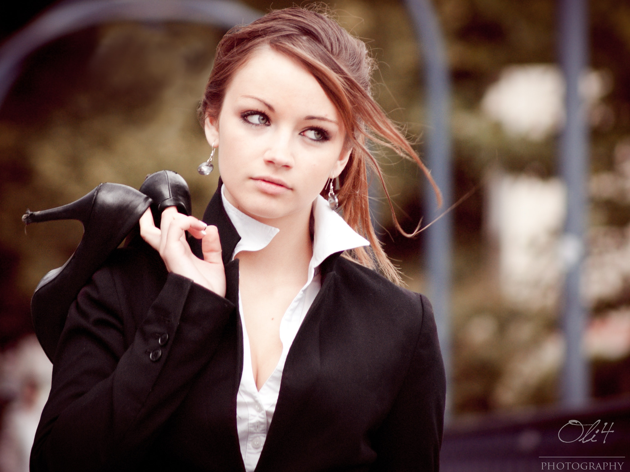 Julia - Broken heel by Olivier Lemarchand / 500px