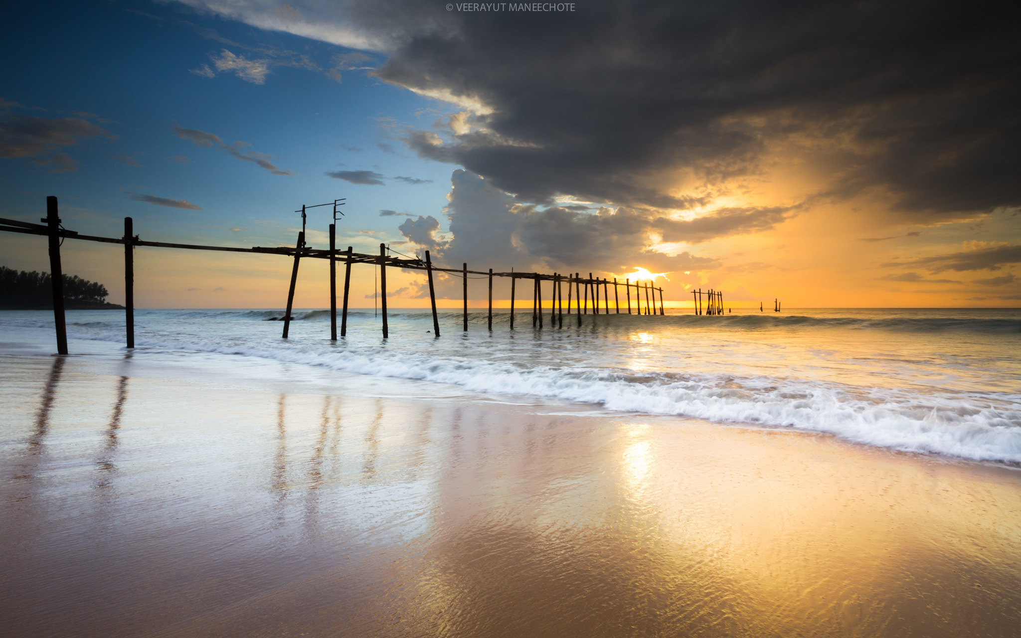 Into the Light by Veerayut Maneechote / 500px