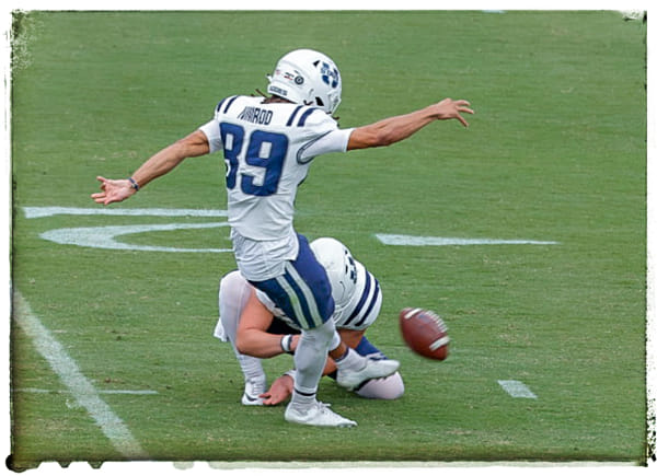 Field goal attempt by Lawrence Washington / 500px