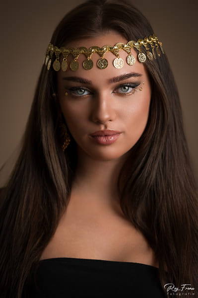 glamour red lips by Olena Zaskochenko / 500px