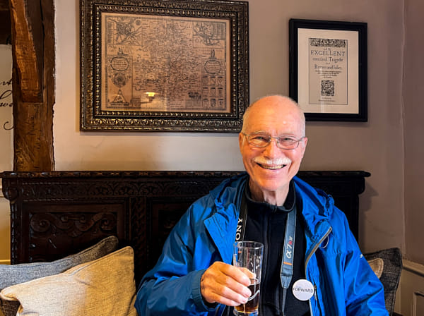 Peter Knight sitting in Stratford pub by Peter Knight | 500px