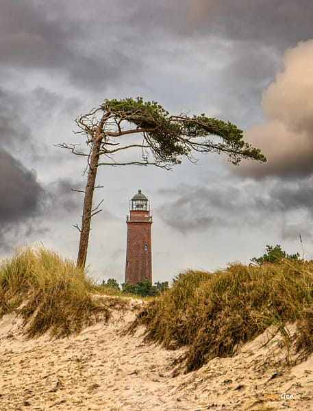 the umbrella of the lighthouse by Foto.Gen | 500px