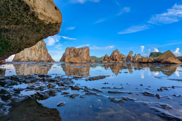 Rugged Beauty of Hashigui-iwa Rocks by Kazutaka | 500px