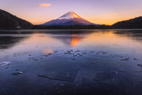 Cracked reflections by Dylan Toh & Marianne Lim | 500px