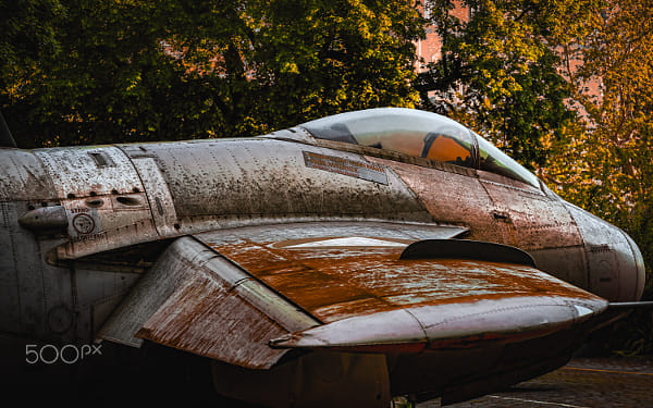 rusty Saab fighter jet @ Arsenal Wien by PJFry | 500px